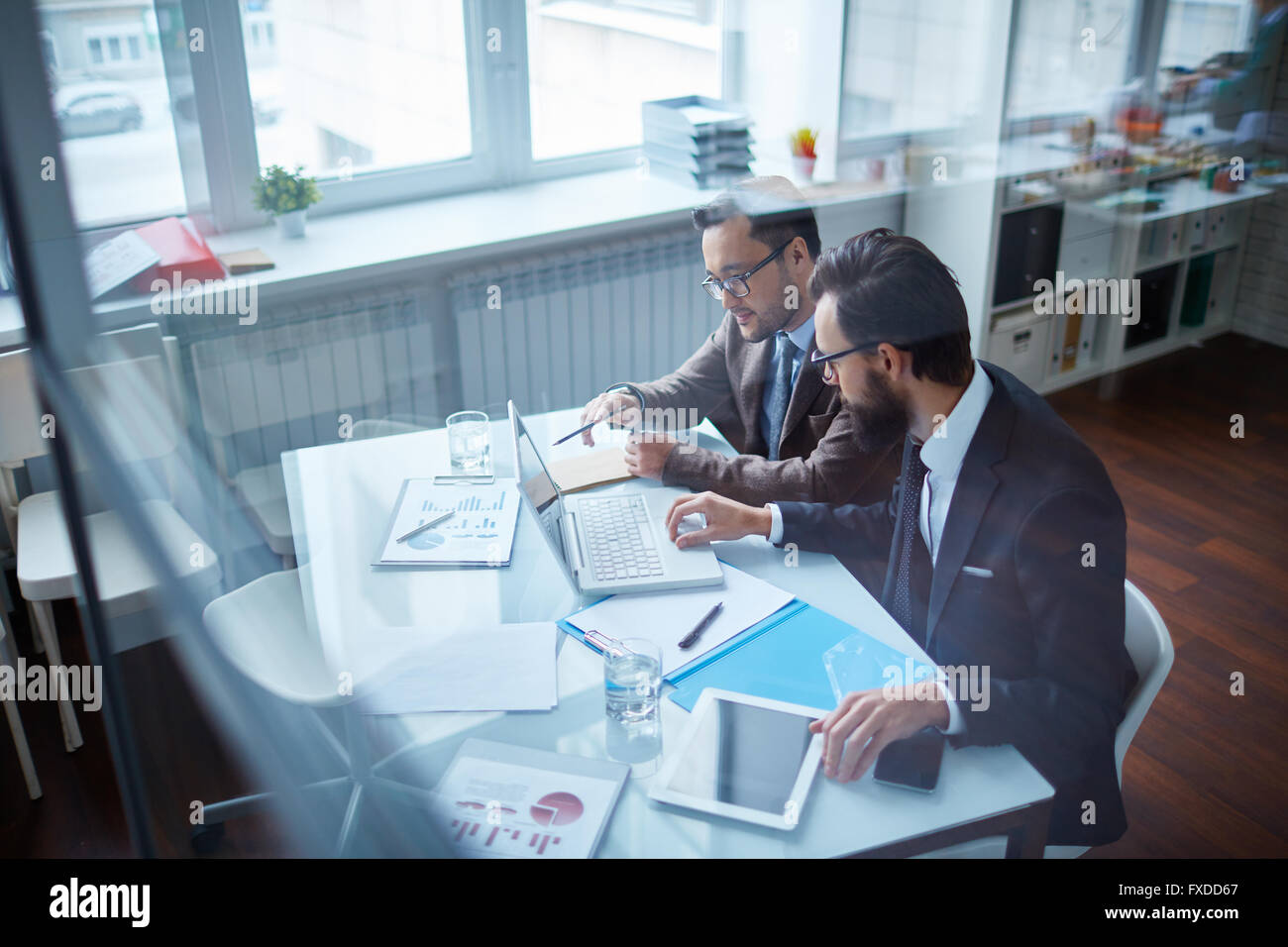 Men at discussion Stock Photo - Alamy