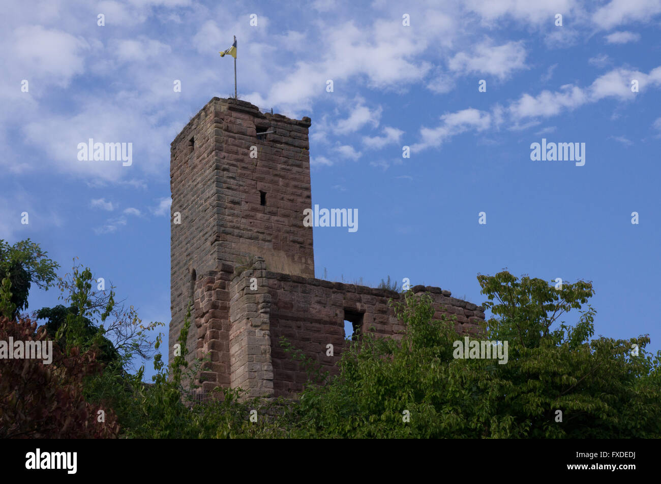 Old castle tower flag medieval hi-res stock photography and images - Alamy