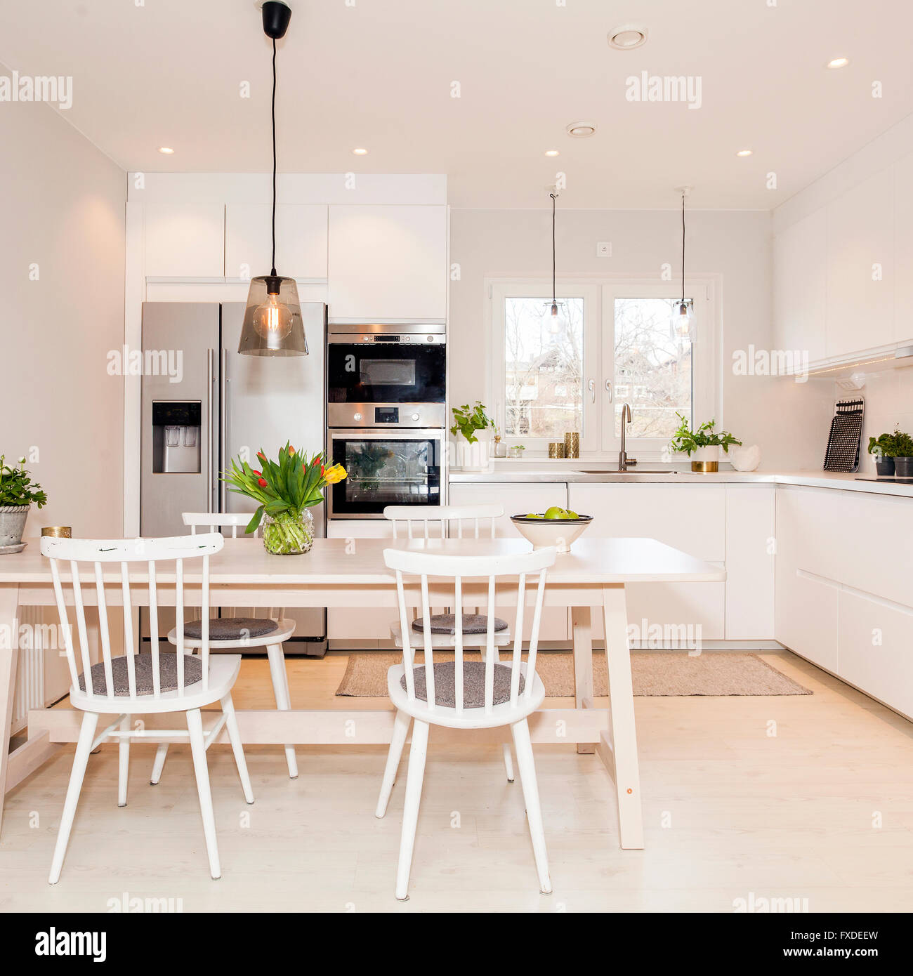 Kitchen table and chairs hi-res stock photography and images - Alamy