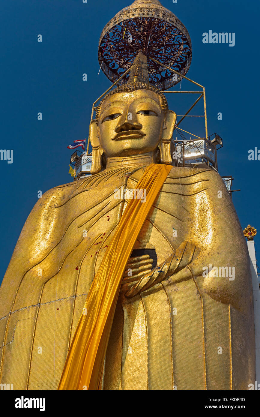 The Standing Buddha Wat Indraviharn Bangkok Thailand Stock Photo - Alamy