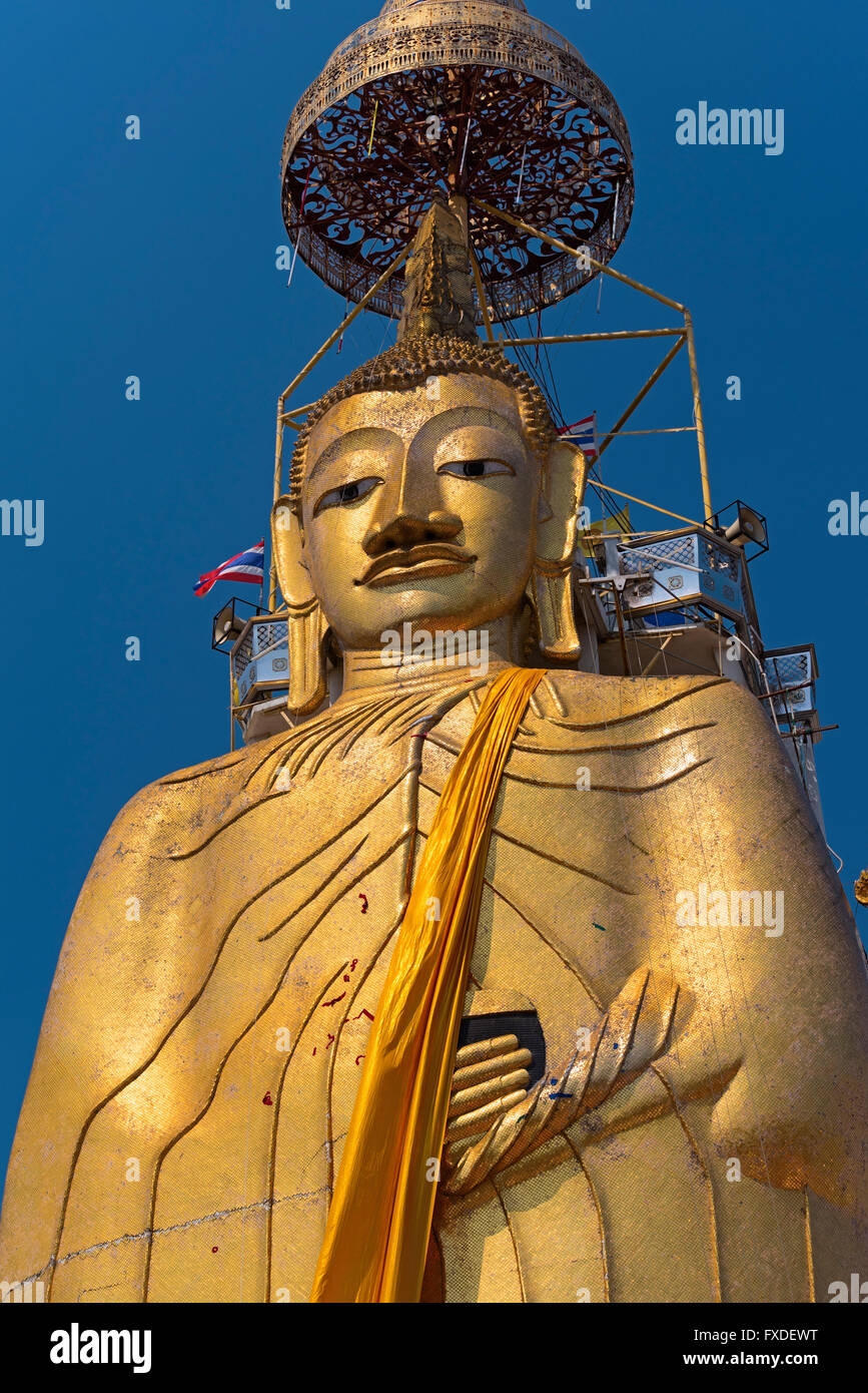 The Standing Buddha Wat Indraviharn Bangkok Thailand Stock Photo - Alamy