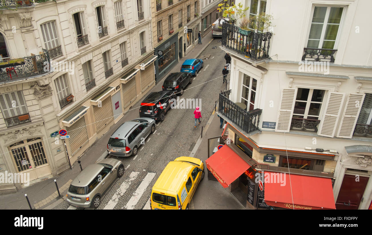 Busy crossroads in paris hi-res stock photography and images - Alamy