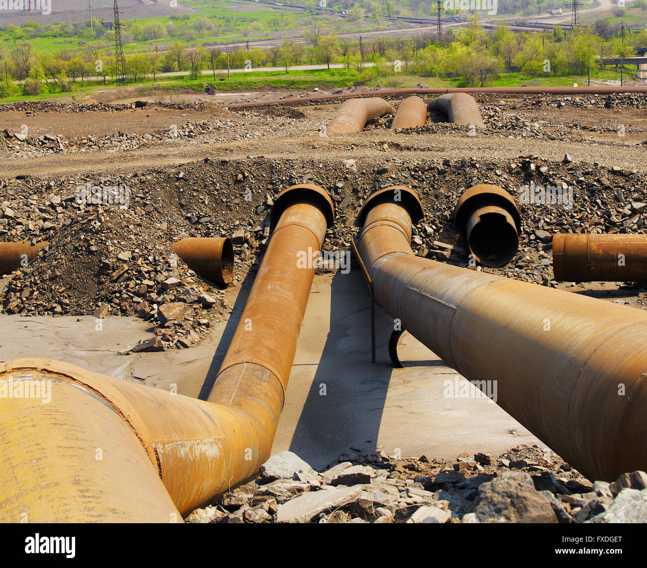 Fill pipes hi-res stock photography and images - Alamy