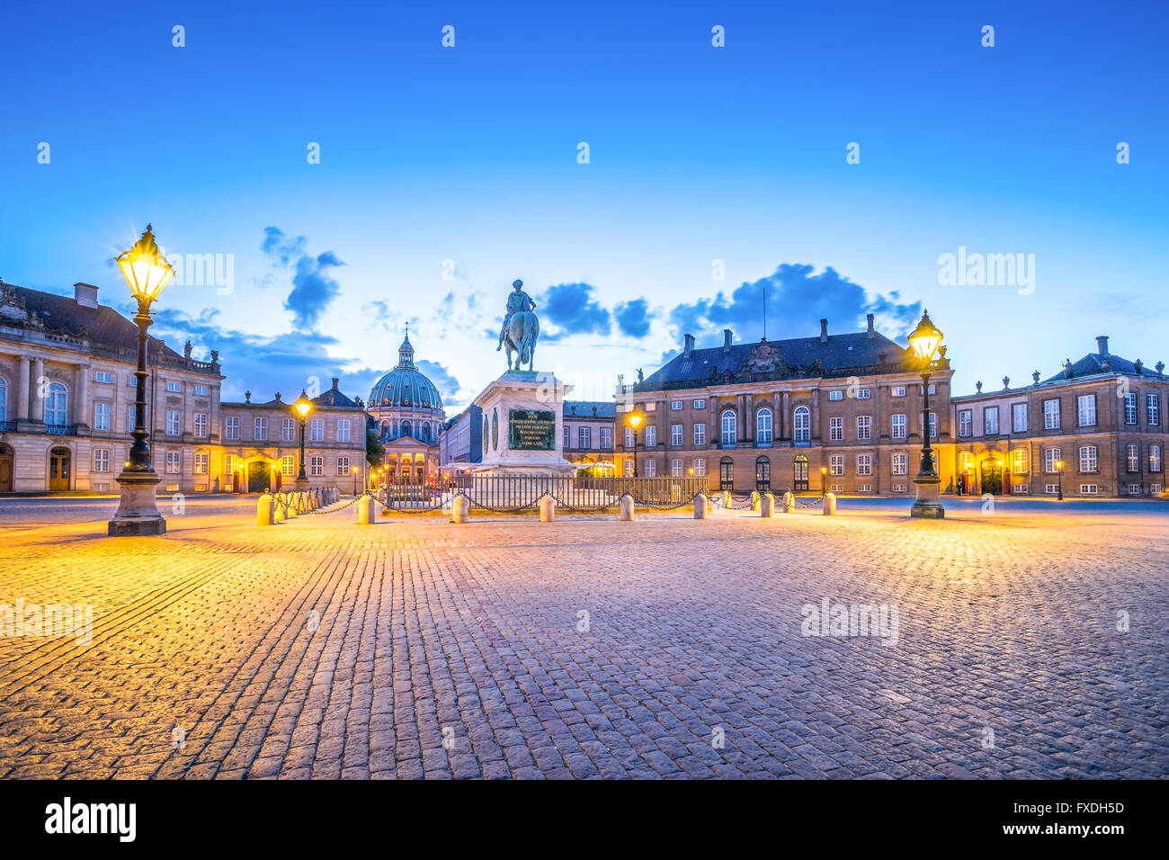Amalienborg slot hi-res stock photography and images - Alamy