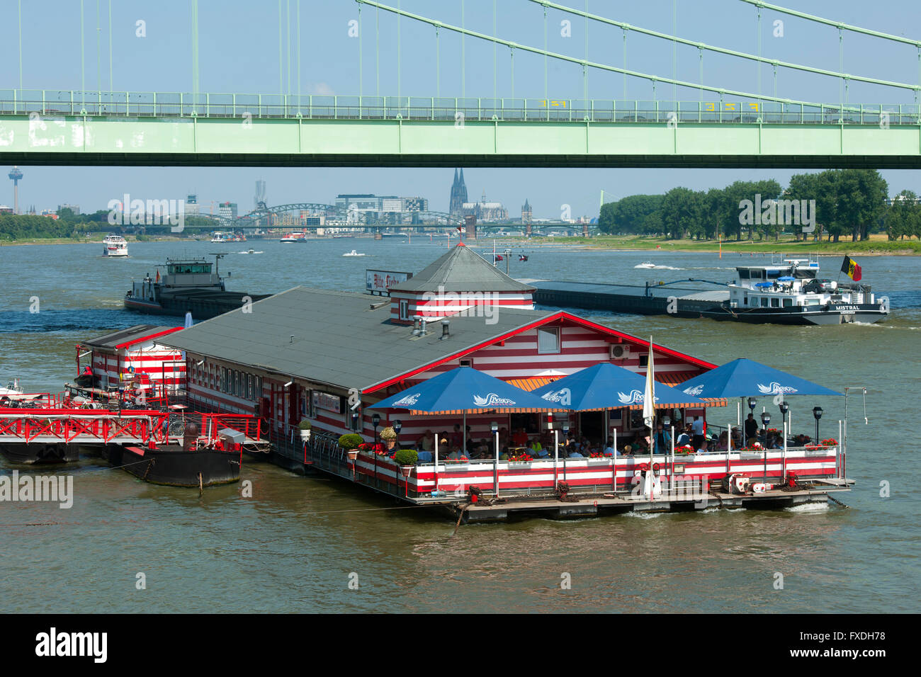 Köln, Rodenkirchen, Restaurant Alte Liebe und Rodenkirchener Brücke ...