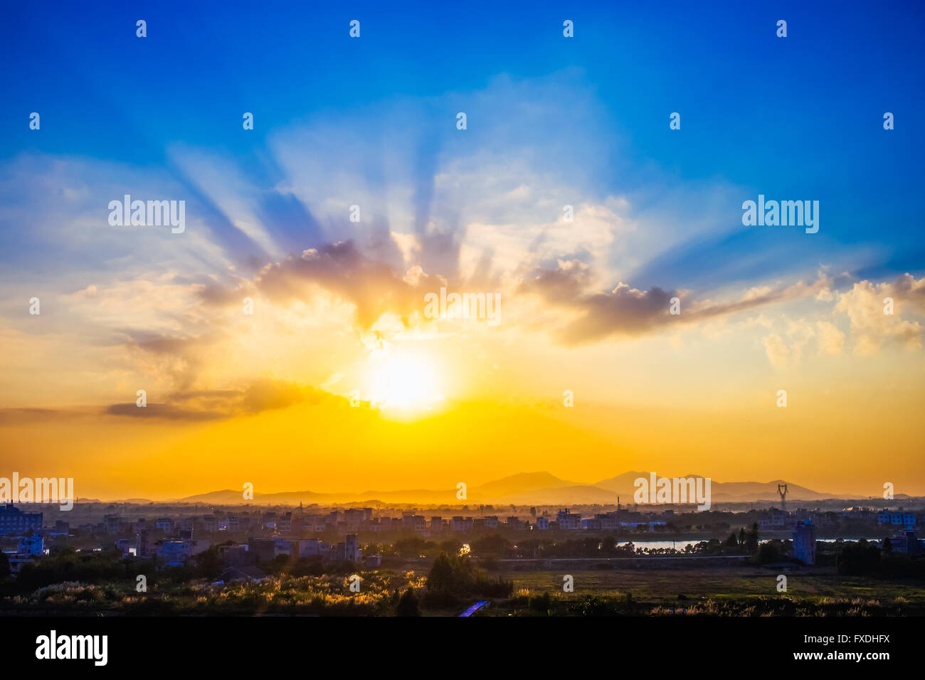 Open sky with beautiful town hi-res stock photography and images - Alamy