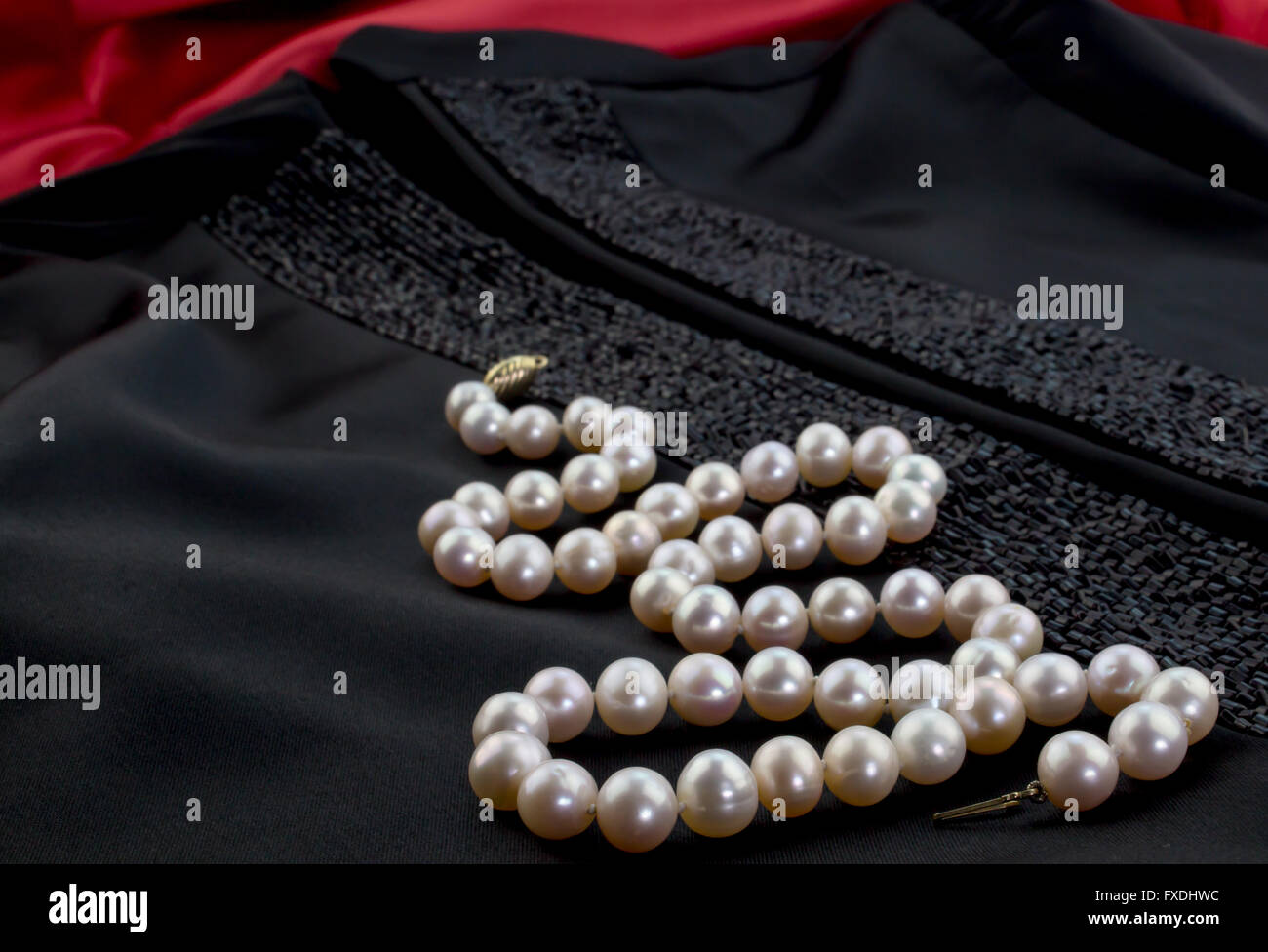 Close up pearl in oyster hi-res stock photography and images - Alamy