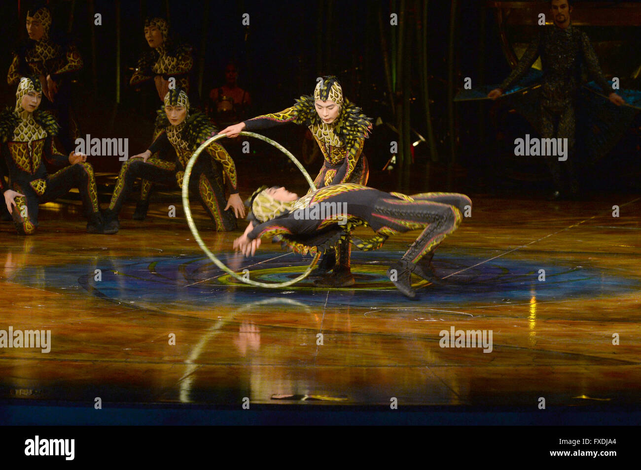 Cirque du soleil london 2016 hi-res stock photography and images - Alamy