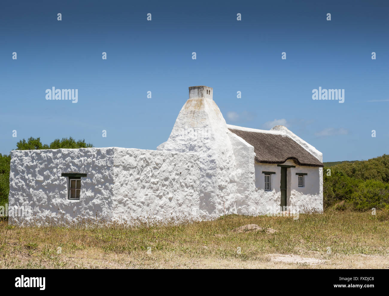 Traditional fishermans cottage hi-res stock photography and images - Alamy