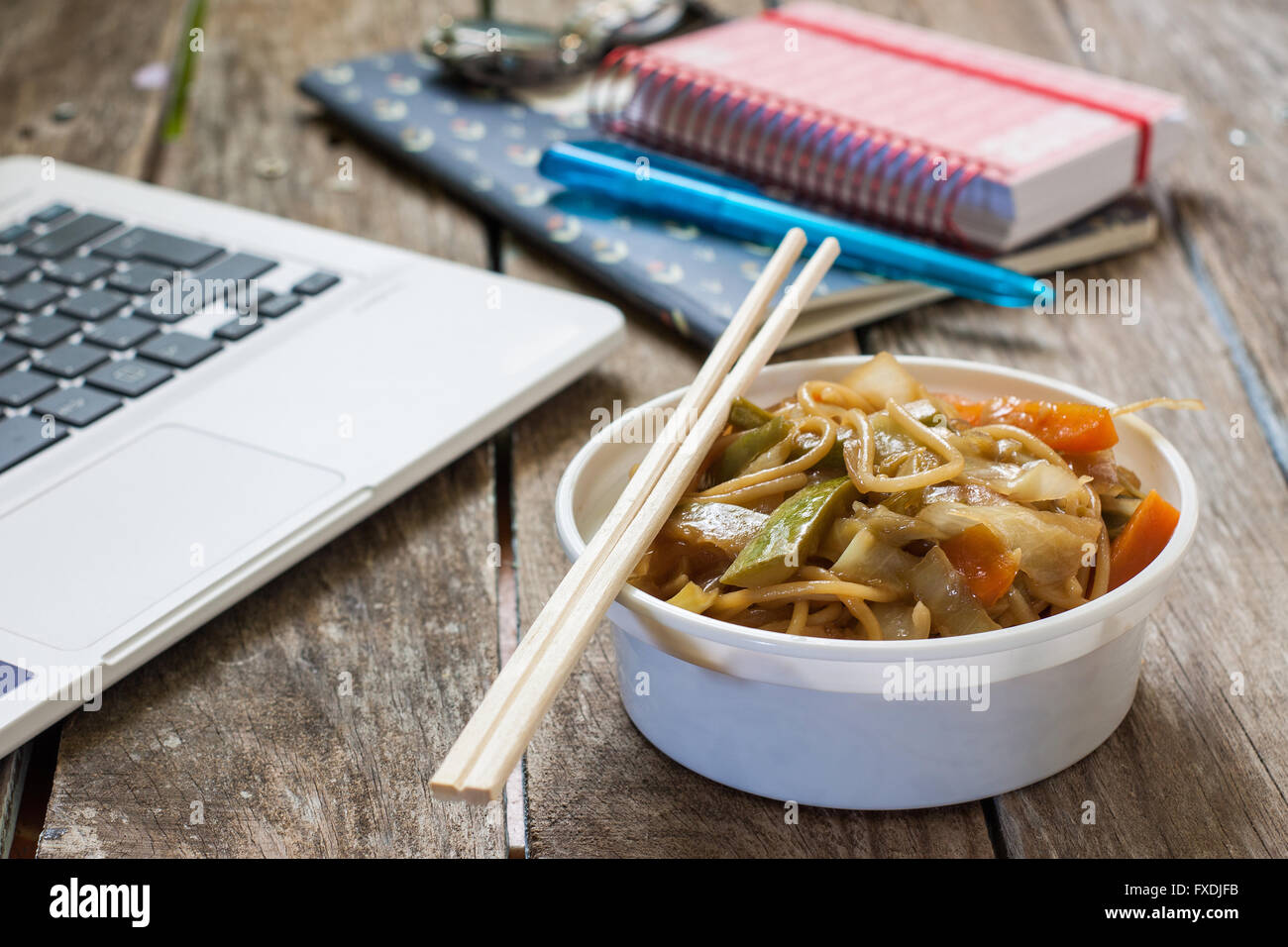 Eating desk work breakfast hi-res stock photography and images - Alamy