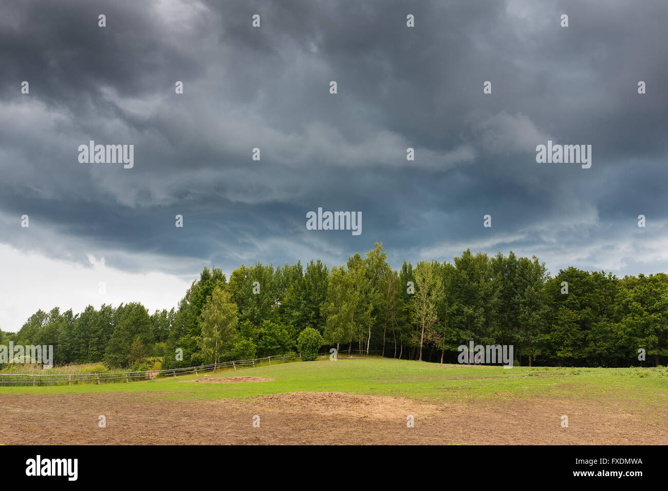 Rural landscape and dramatic storm cloud in the countryside Stock Photo ...