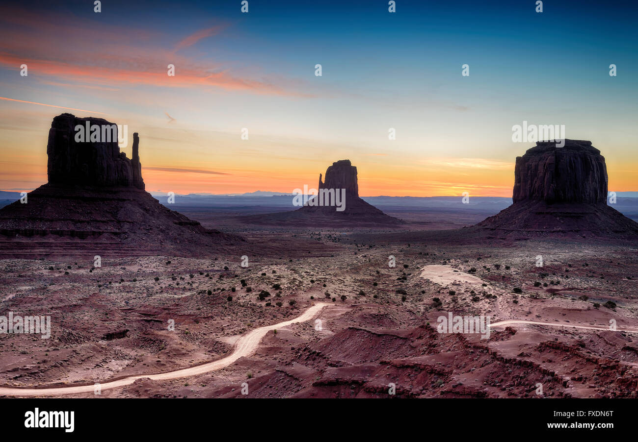 The mittens, Mesa, red rock at Monument Valley, Navajo Tribal Park ...