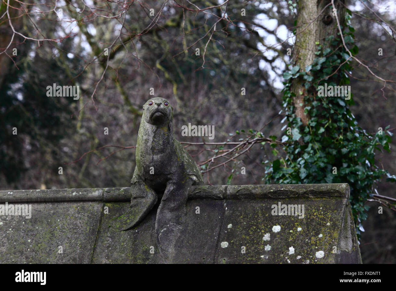Seal statue, wales hi-res stock photography and images - Alamy