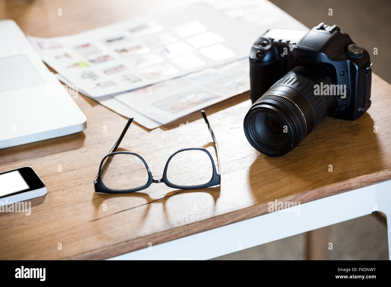 Office desk with photo camera hi-res stock photography and images - Alamy