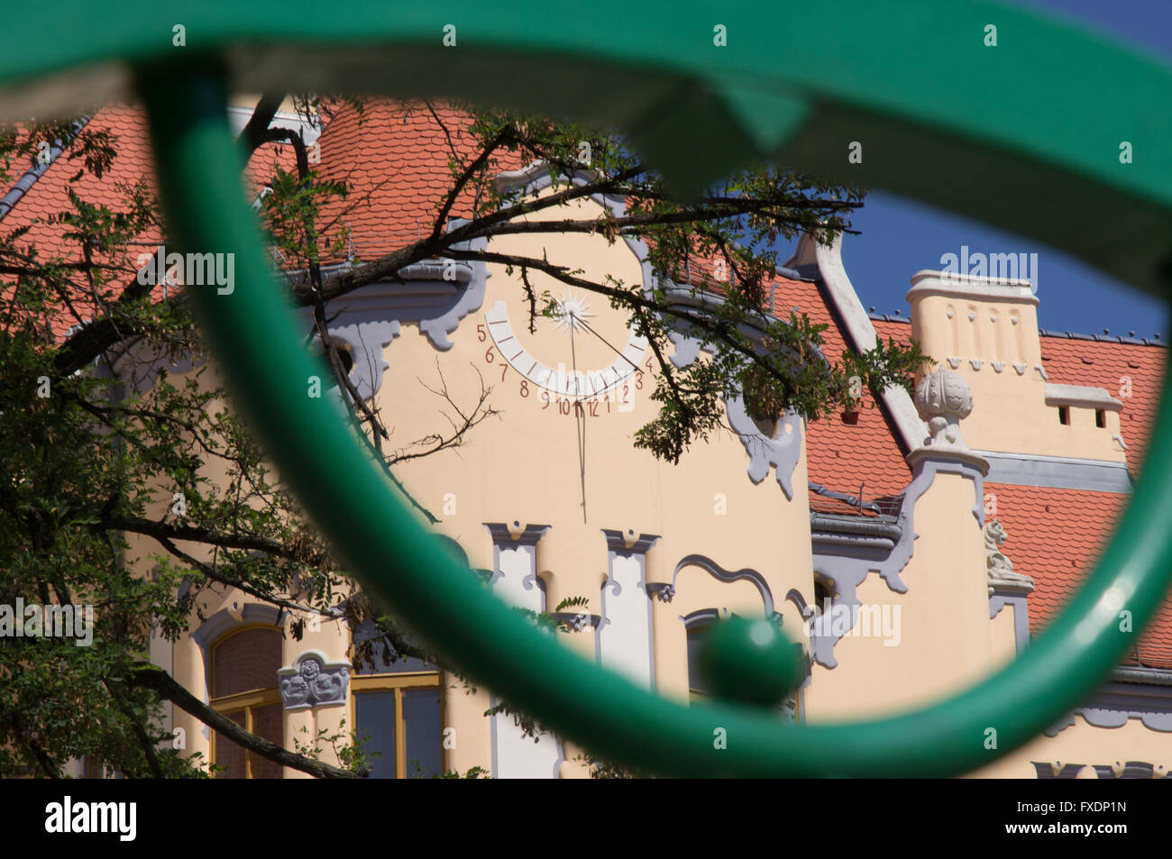 Sundial elementary school hi-res stock photography and images - Alamy