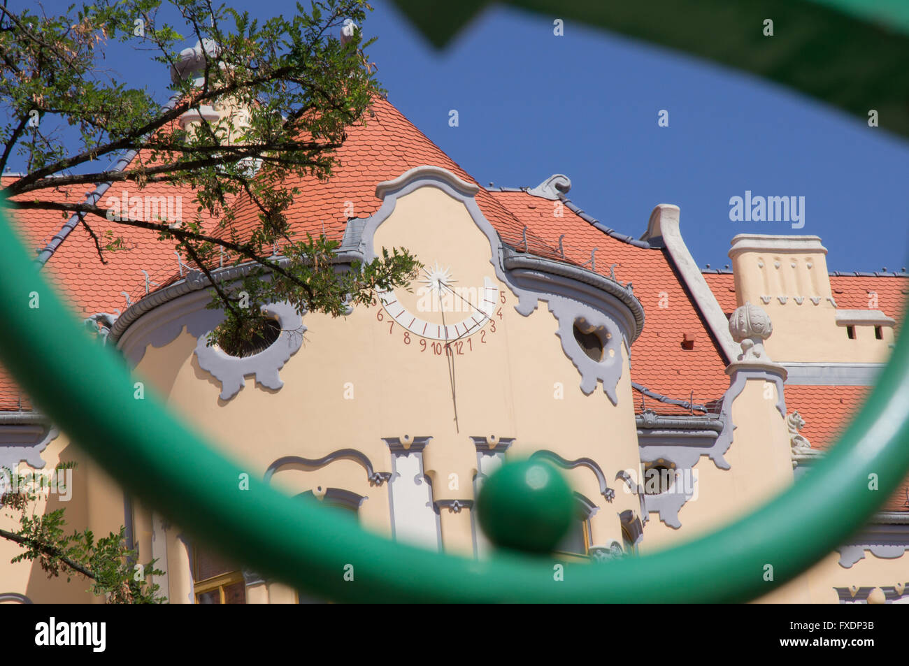 Sundial elementary school hi-res stock photography and images - Alamy