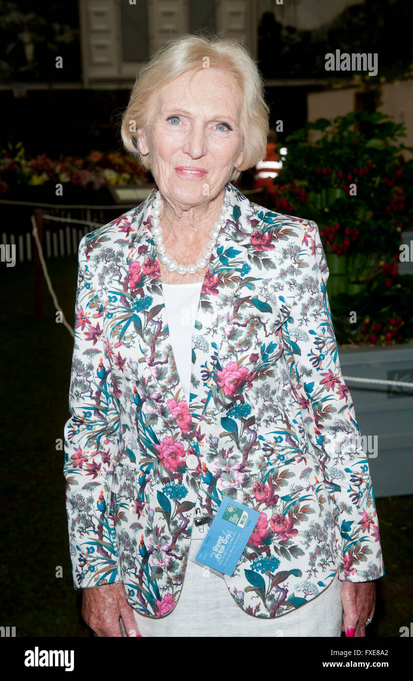 Mary Berry the VIP preview day of The Chelsea Flower Show at The Royal ...