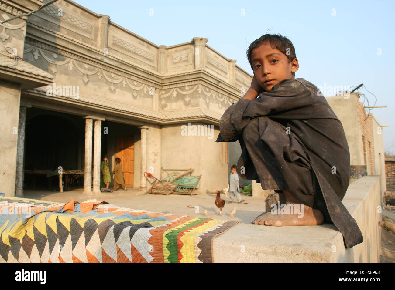 Pakistan poverty child hi-res stock photography and images - Alamy