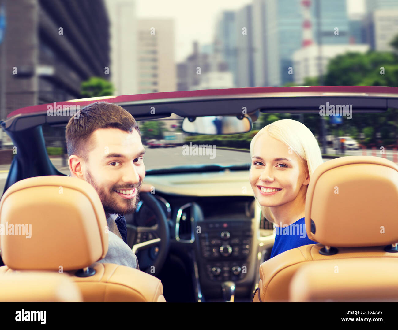 Couple in love in rush hour hi-res stock photography and images - Alamy