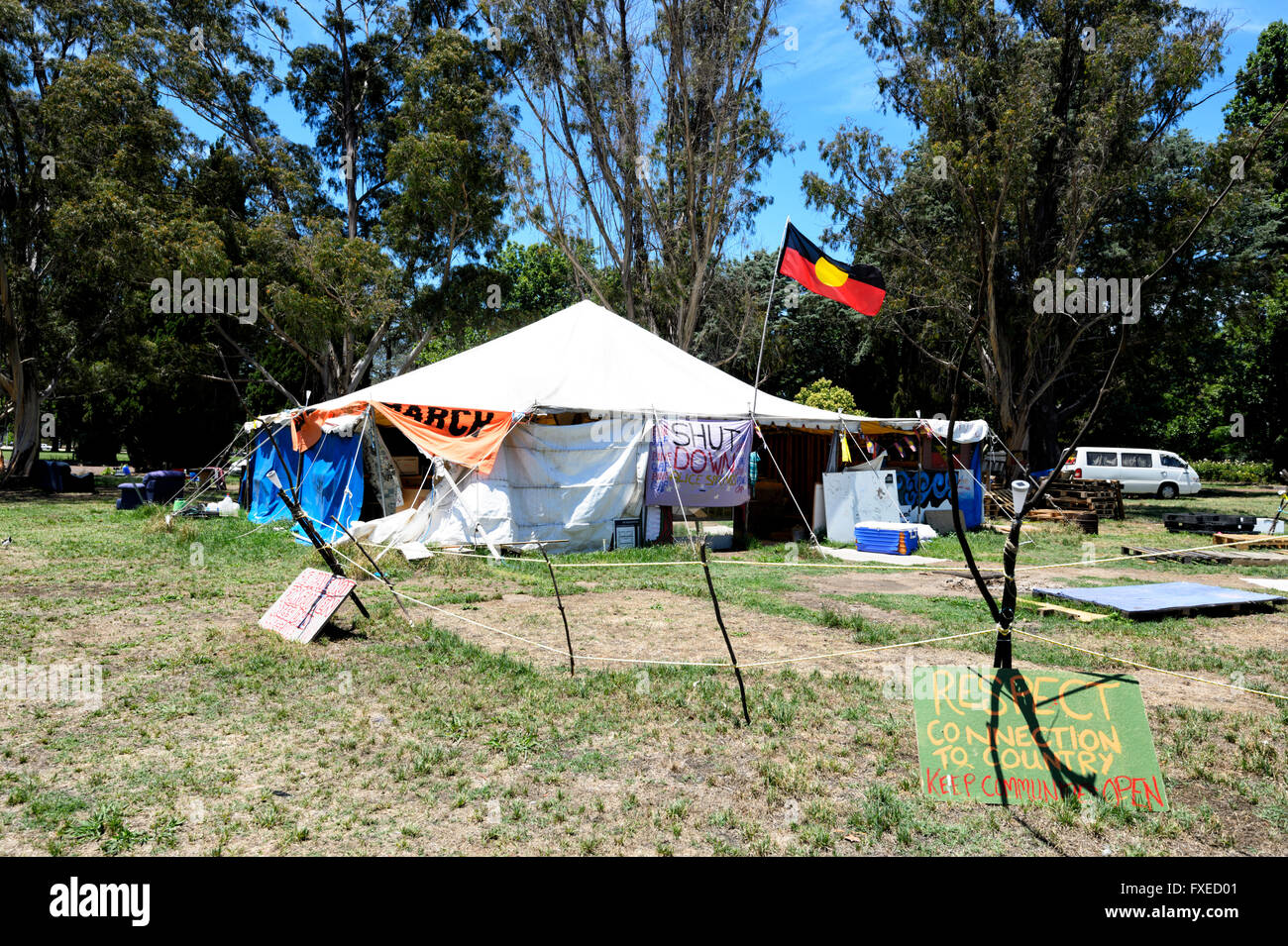 Aboriginal protest camp outside old Parliament House Canberra ...