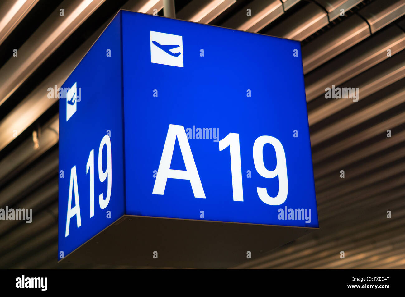 Airport sign departure hi-res stock photography and images - Alamy
