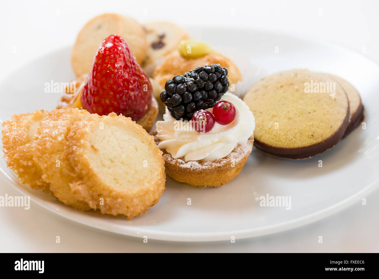 Dessert baked sweet food plate snack hi-res stock photography and ...