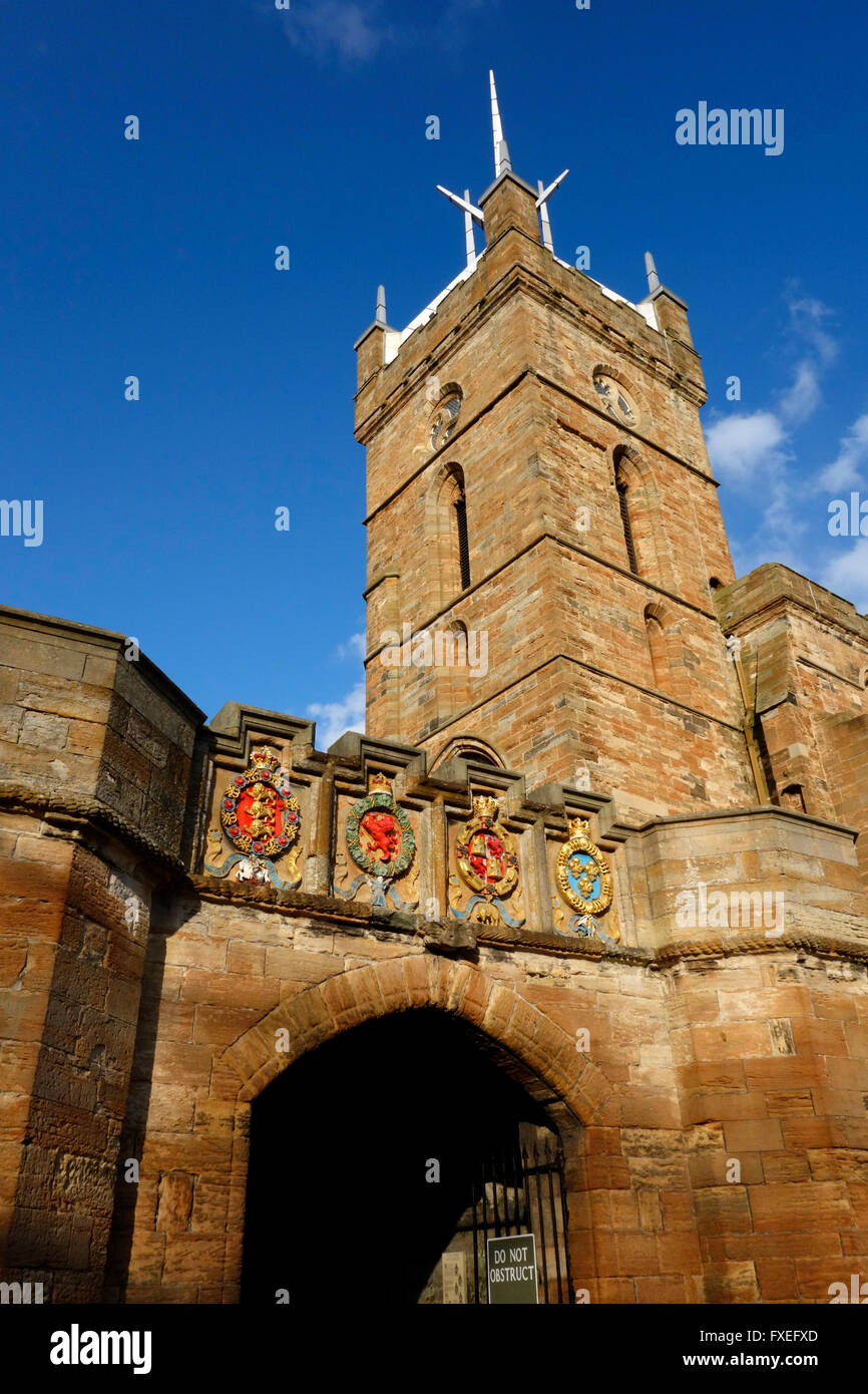 Linlithgow palace gate hi-res stock photography and images - Alamy