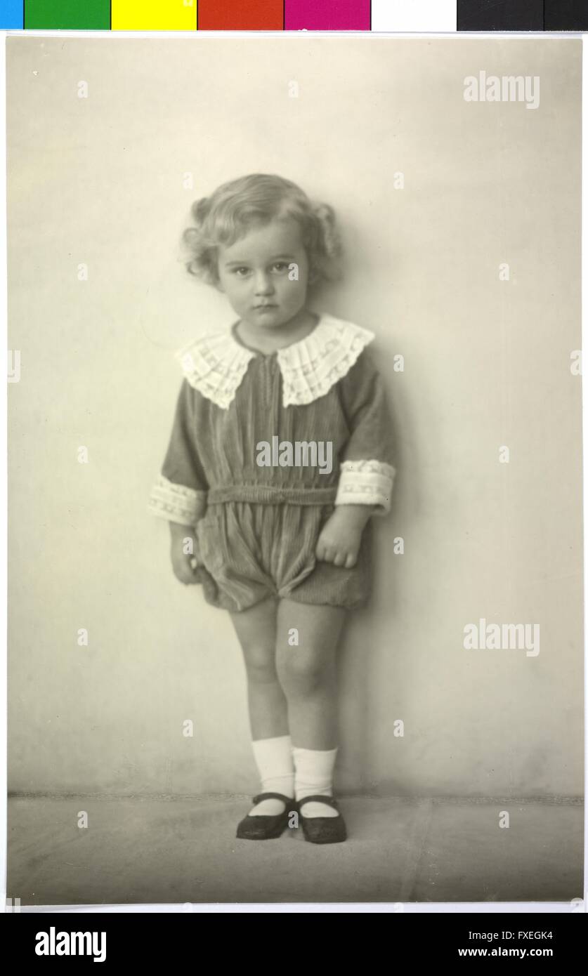 Kleines kind hi-res stock photography and images - Alamy