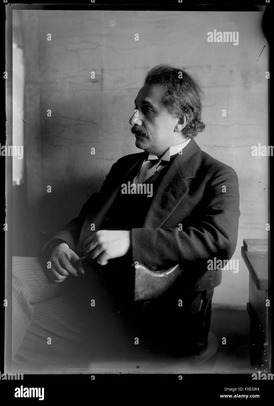 Albert Einstein 1920s Black and White Stock Photos & Images - Alamy