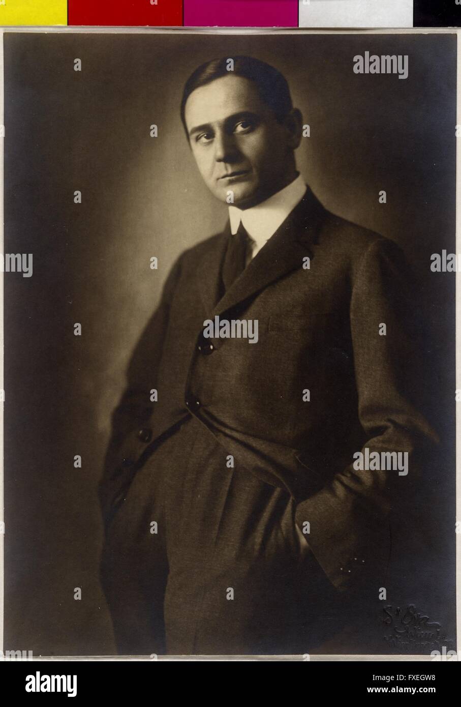 1920s man hi-res stock photography and images - Alamy