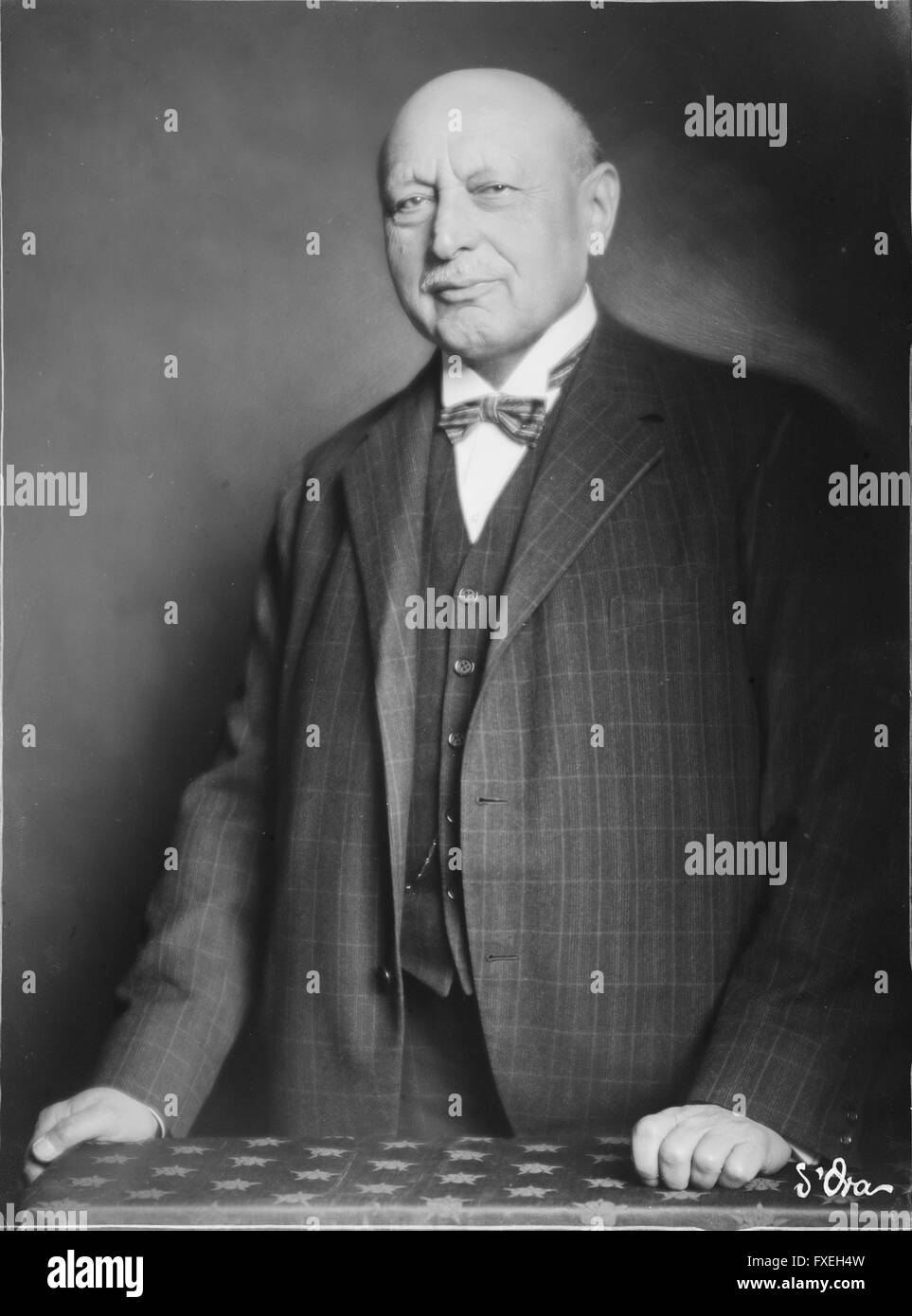 Bachrach hi-res stock photography and images - Alamy