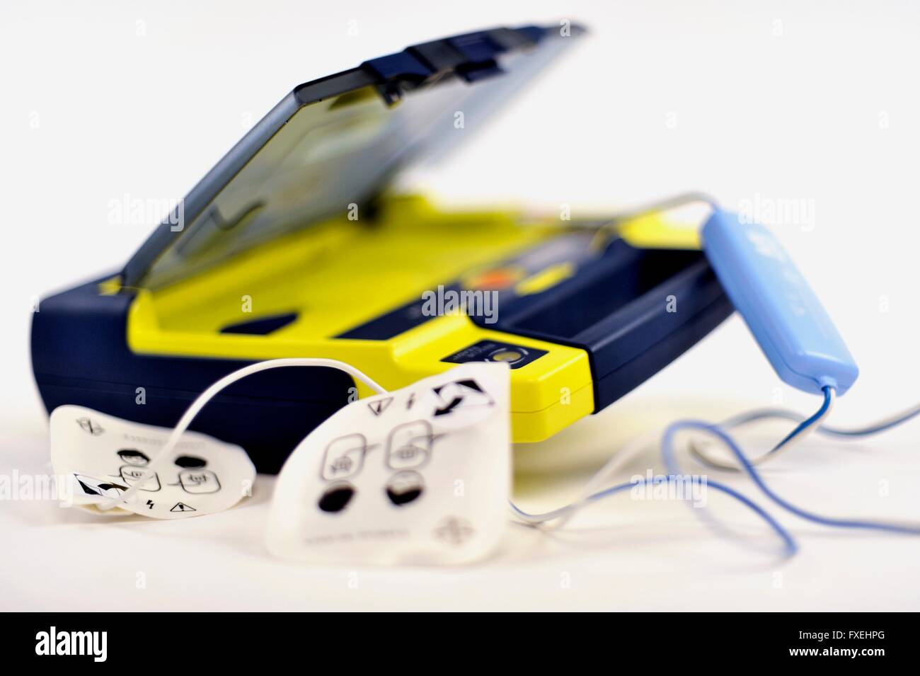 Defibrillator technology hi-res stock photography and images - Alamy