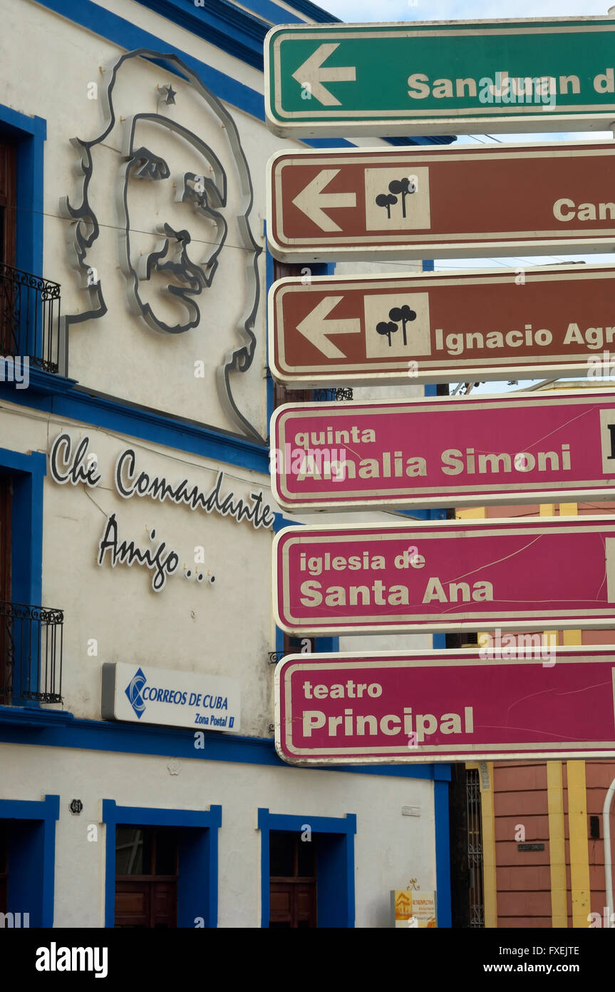 Che Guevara image and road signs. Camaguey, Cuba Stock Photo - Alamy