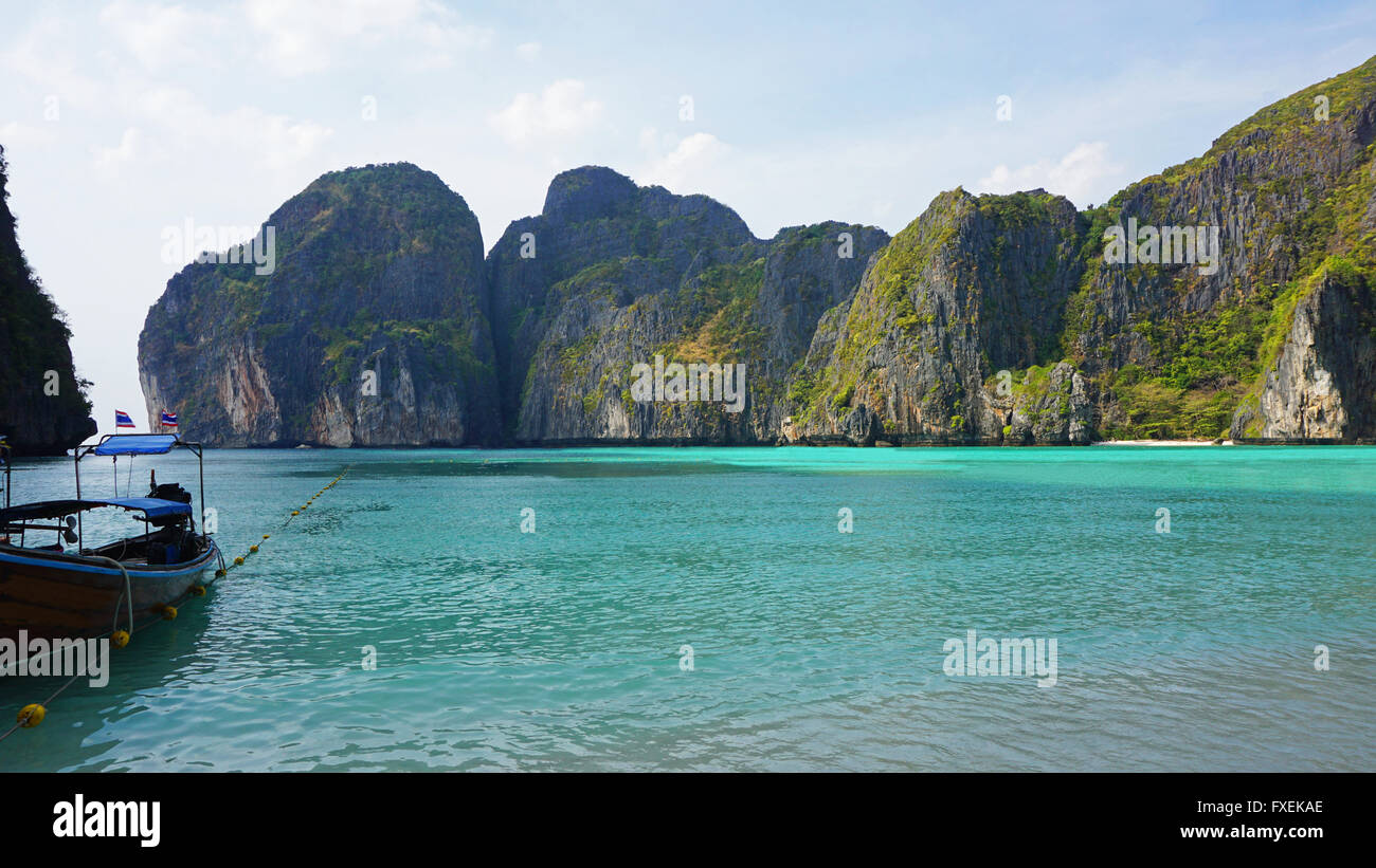 famous maya bay near ko phi phi in thailand Stock Photo - Alamy
