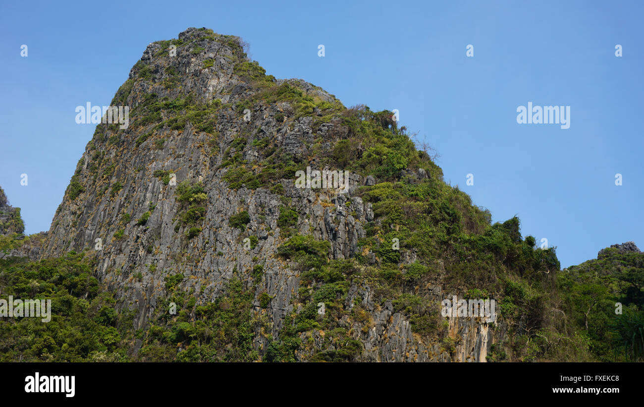 limestone rocks oh thai island ko phi phi Stock Photo - Alamy