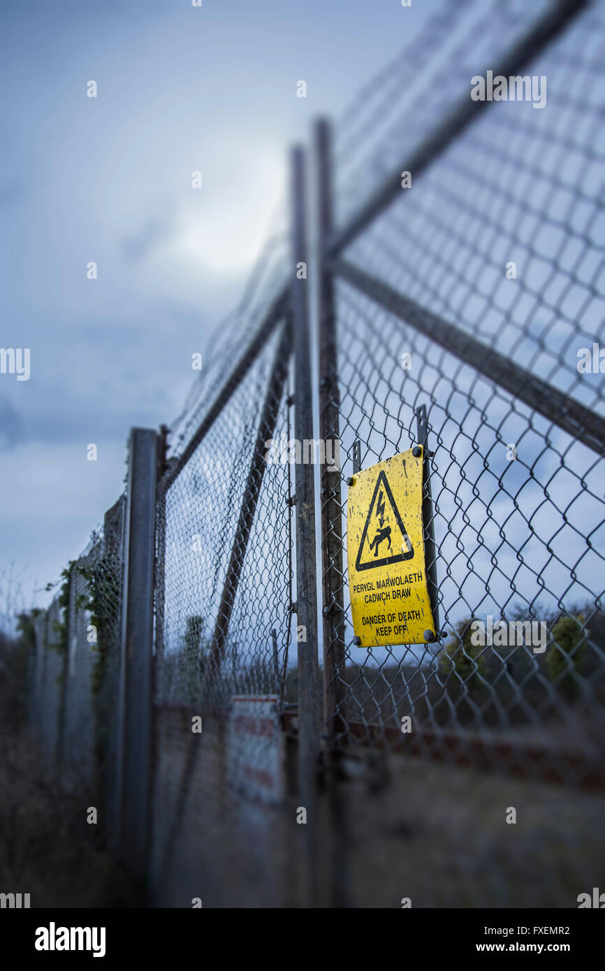 Barbed wire on perimeter hi-res stock photography and images - Alamy