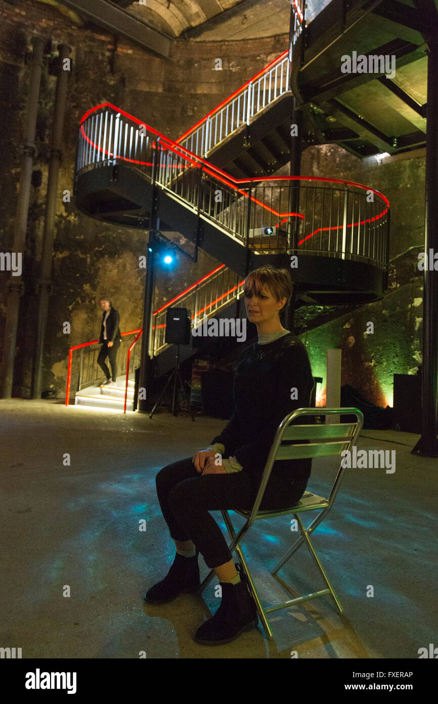 Opera singers aria hi-res stock photography and images - Alamy