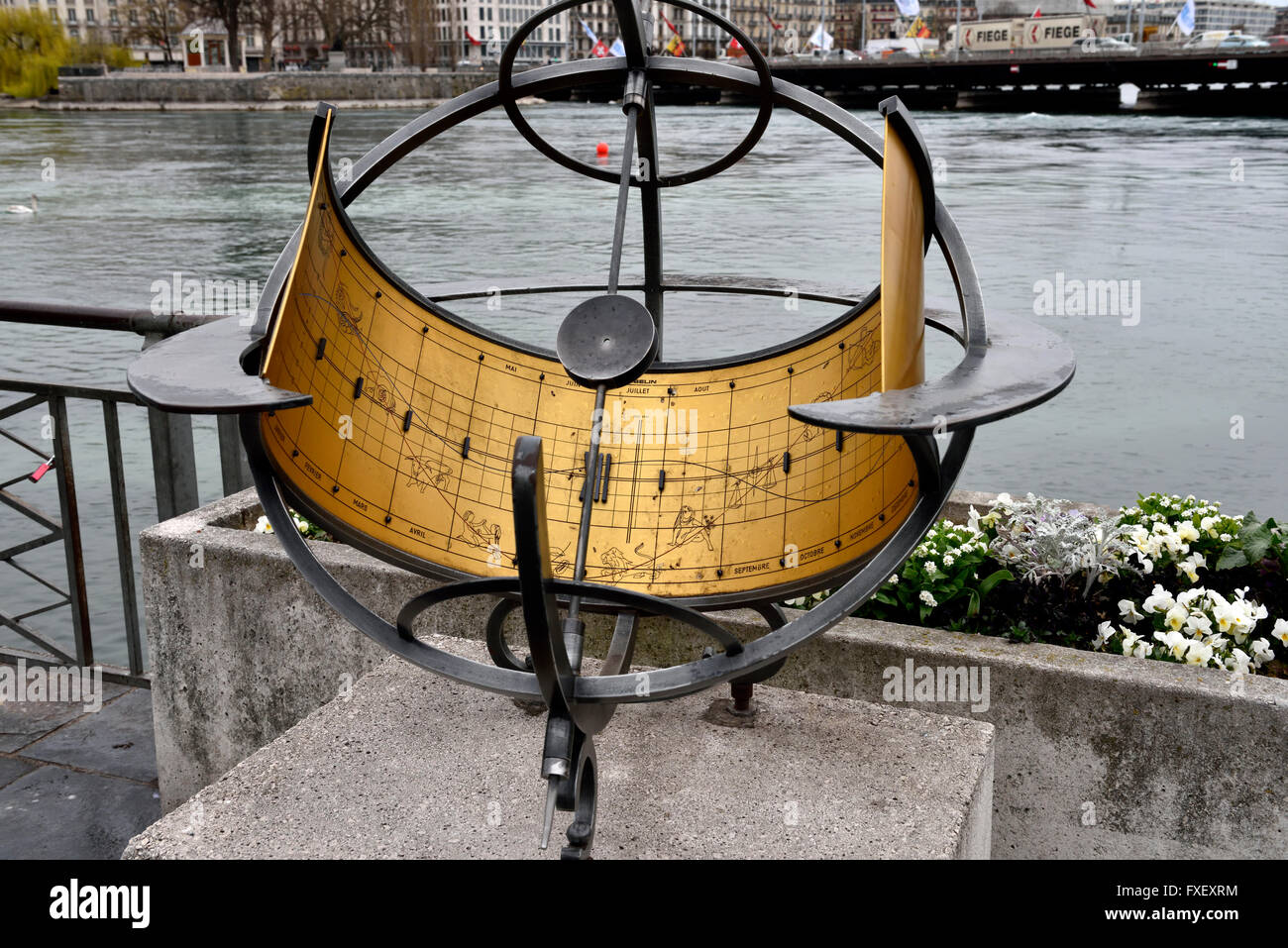 Cylindrical brass sundial hi-res stock photography and images - Alamy