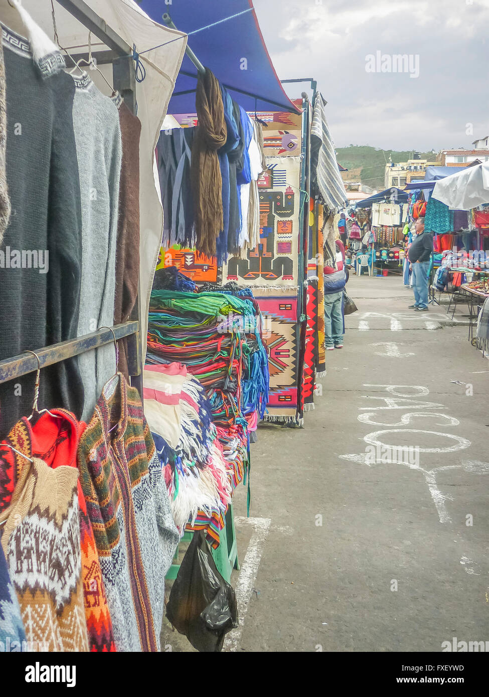 Ecuador traditional clothes hi-res stock photography and images - Alamy