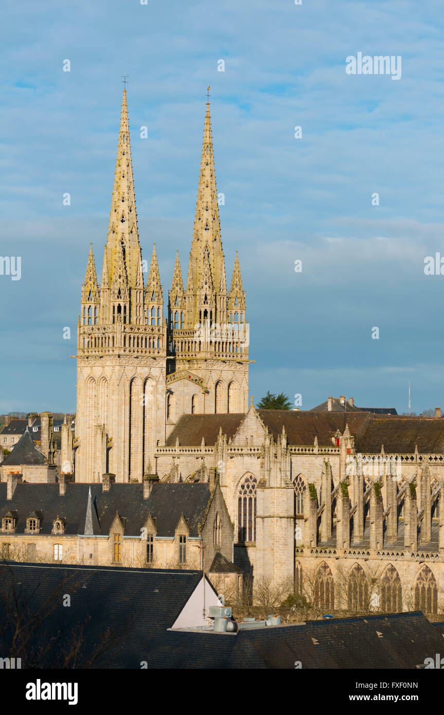 Finistere (29), Ville de Quimper, cathedrale Saint Corentin, vue depuis ...