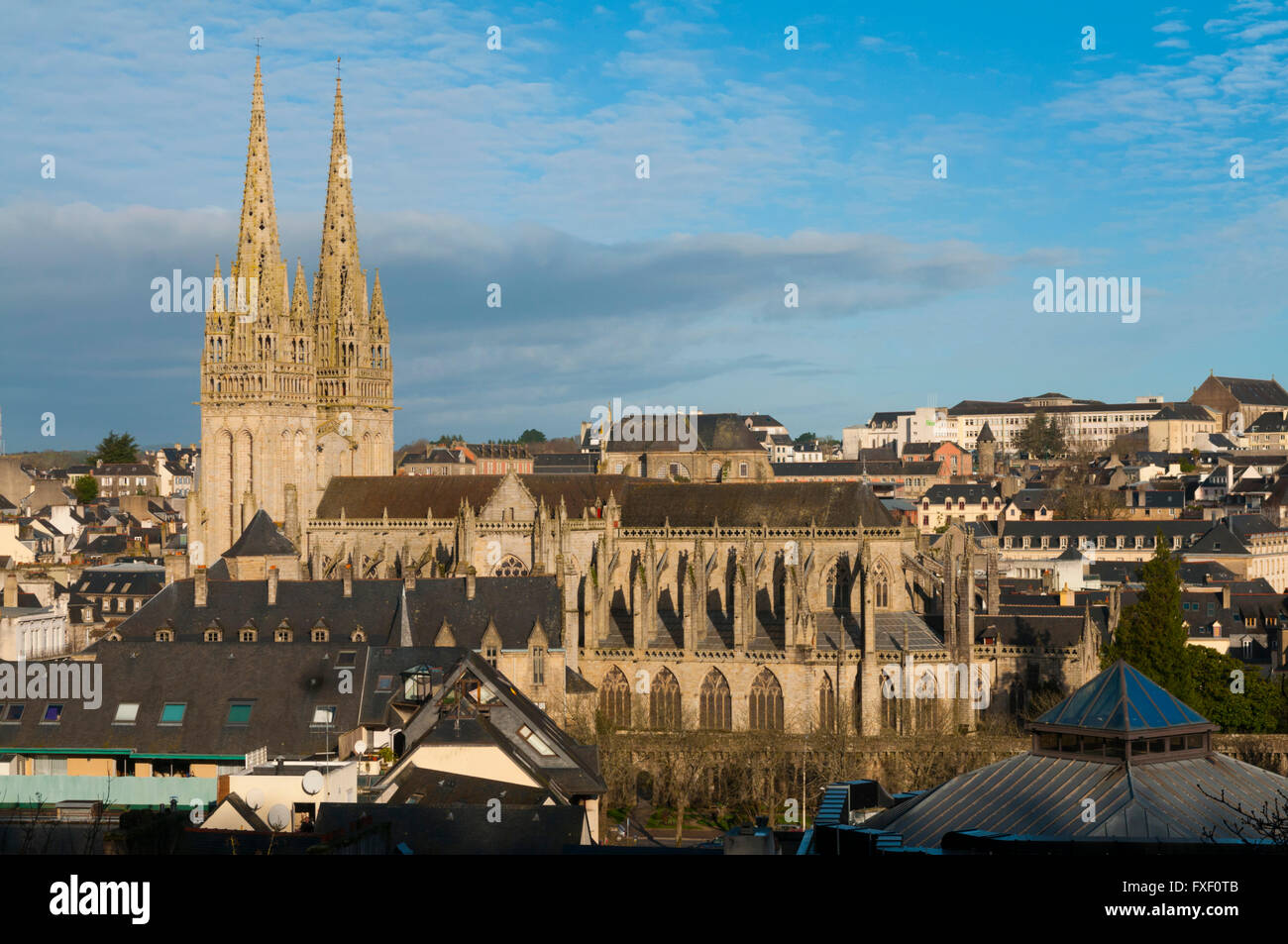 Finistere (29), Ville de Quimper, cathedrale Saint Corentin, vue depuis ...