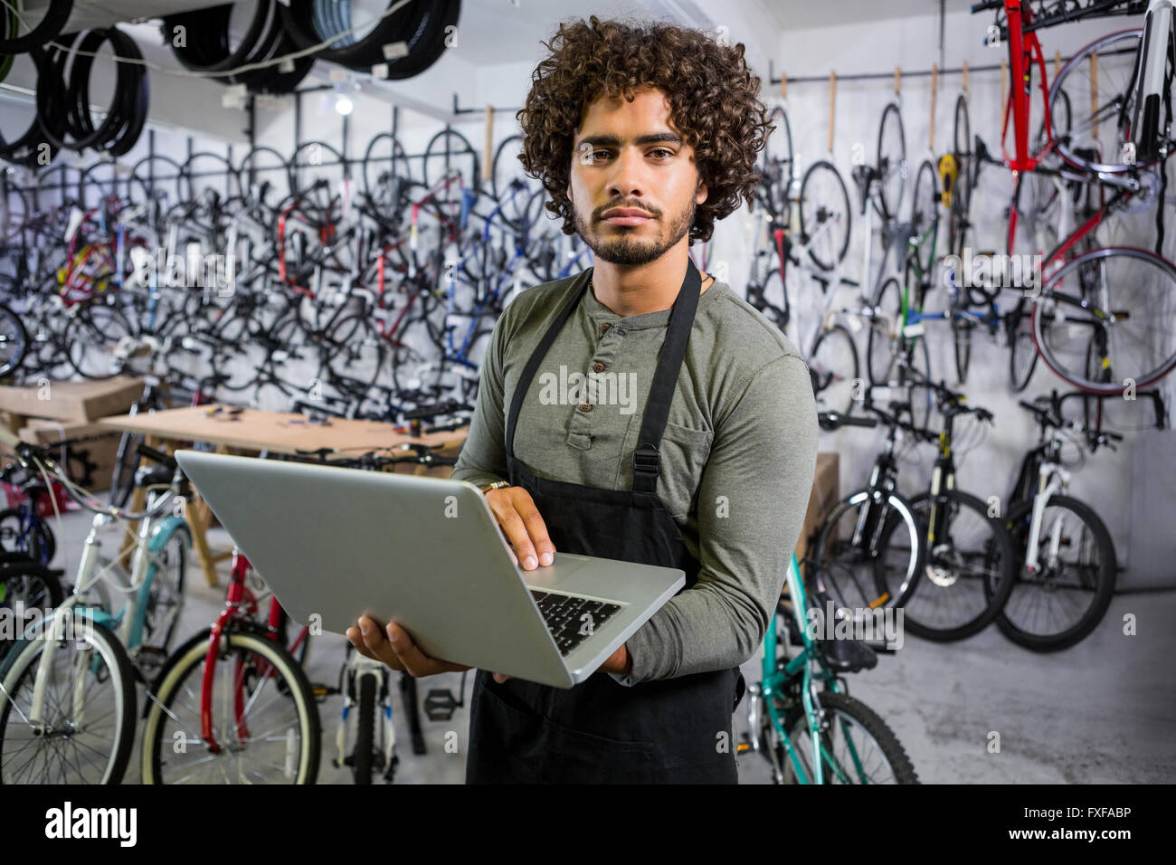 Worker using tablet Stock Photo - Alamy
