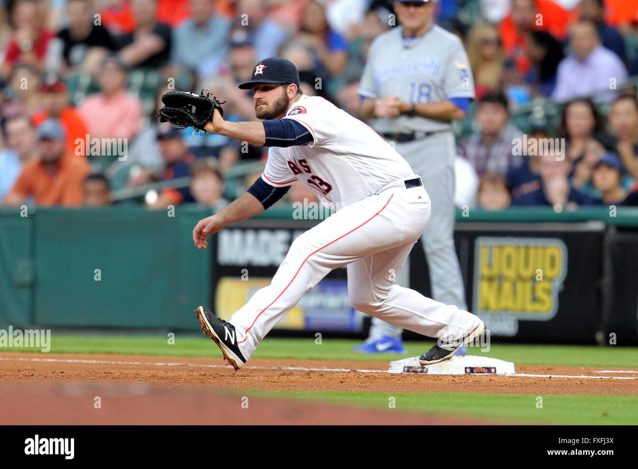Houston, TX, USA. 14th Apr, 2016. Houston Astros first baseman Tyler ...