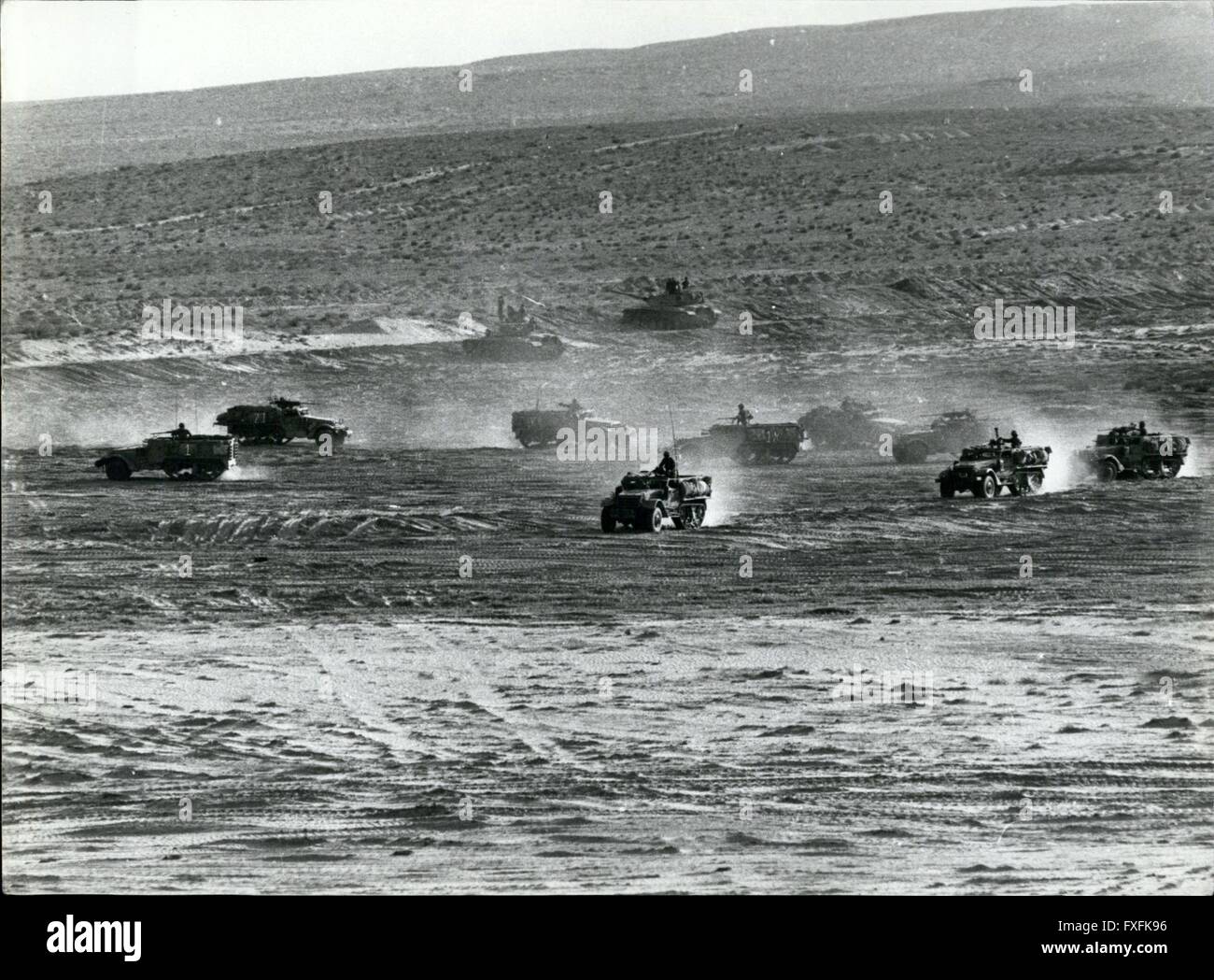 1963 - Arab War Desert Military army Tank © Keystone Pictures USA ...