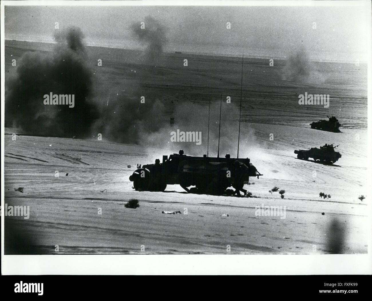 1963 - Arab War Desert Military army Tank © Keystone Pictures USA ...