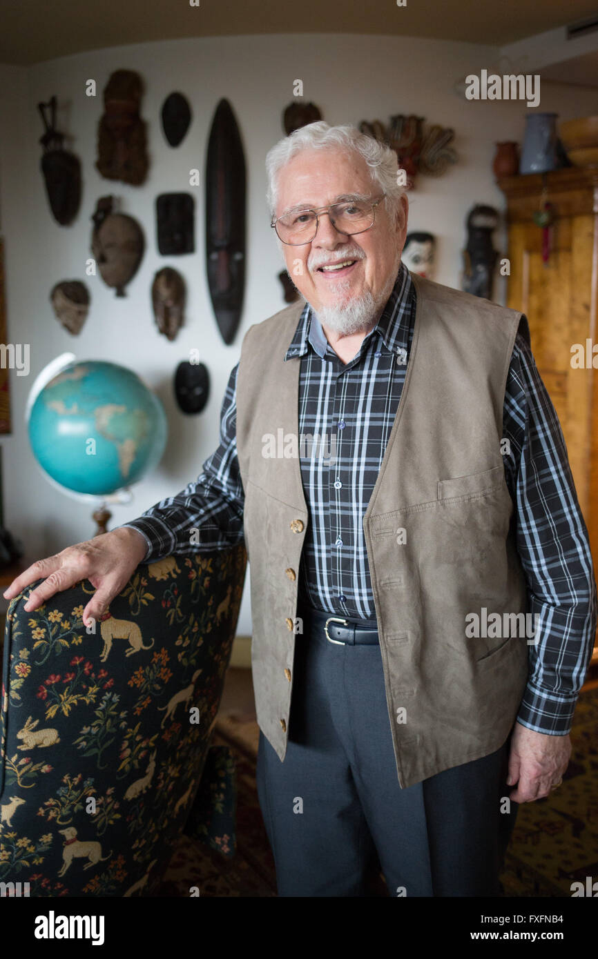 Hamburg, Germany. 07th Apr, 2016. German-US singer Bill Ramsey poses ...
