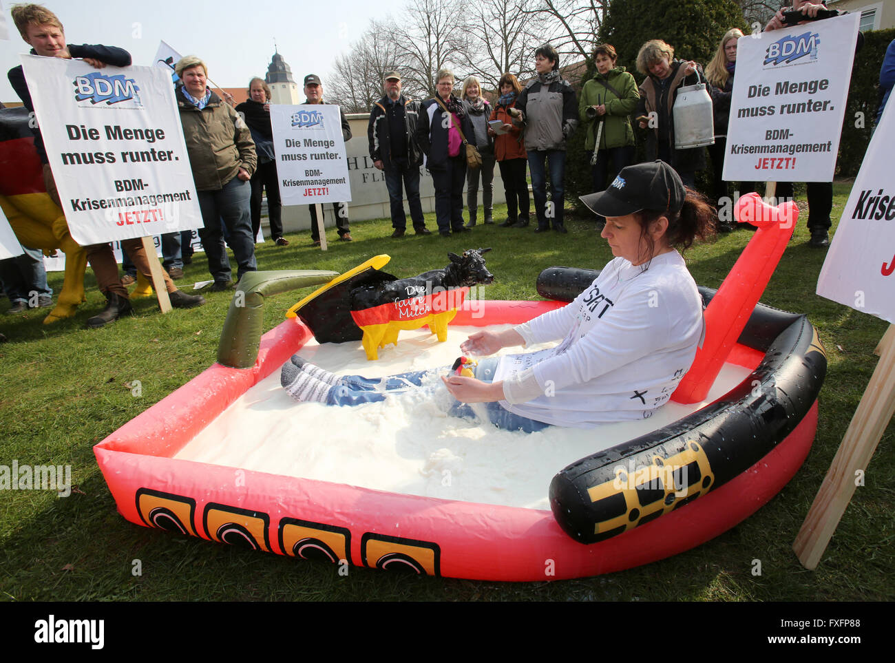 Goehren-Lebbin, Germany. 14th Apr, 2016. Members of the Bundesverbandes ...