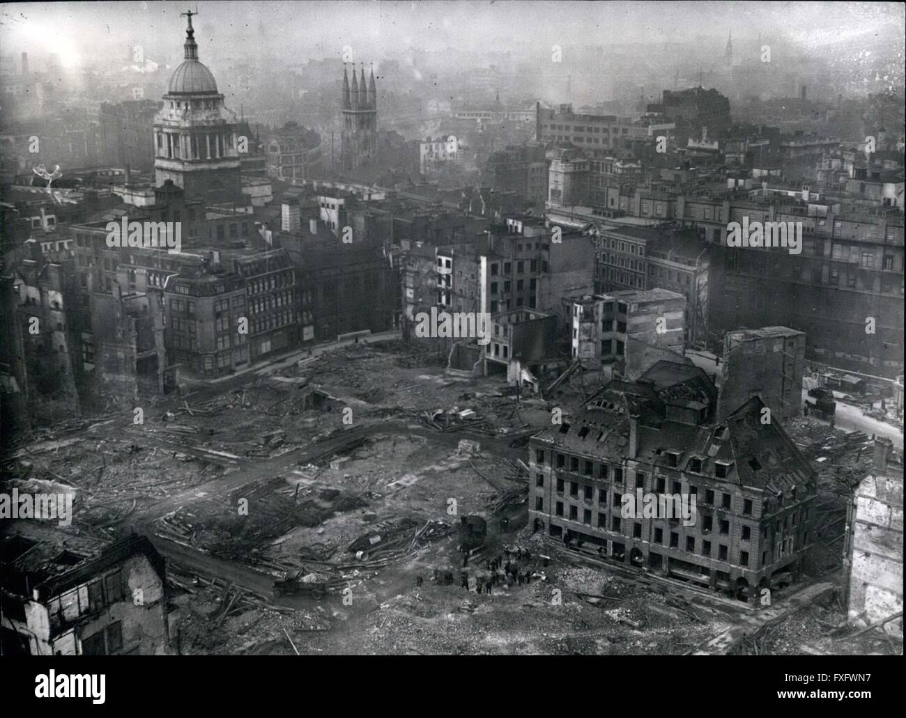 London 1941 hi-res stock photography and images - Alamy