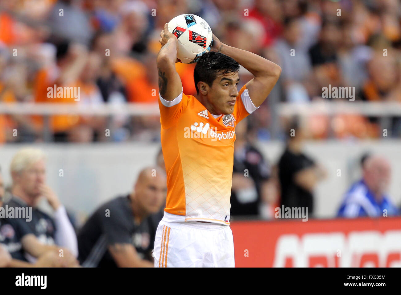 Houston, TX, USA. 15th Apr, 2016. Houston Dynamo midfielder Leonel ...
