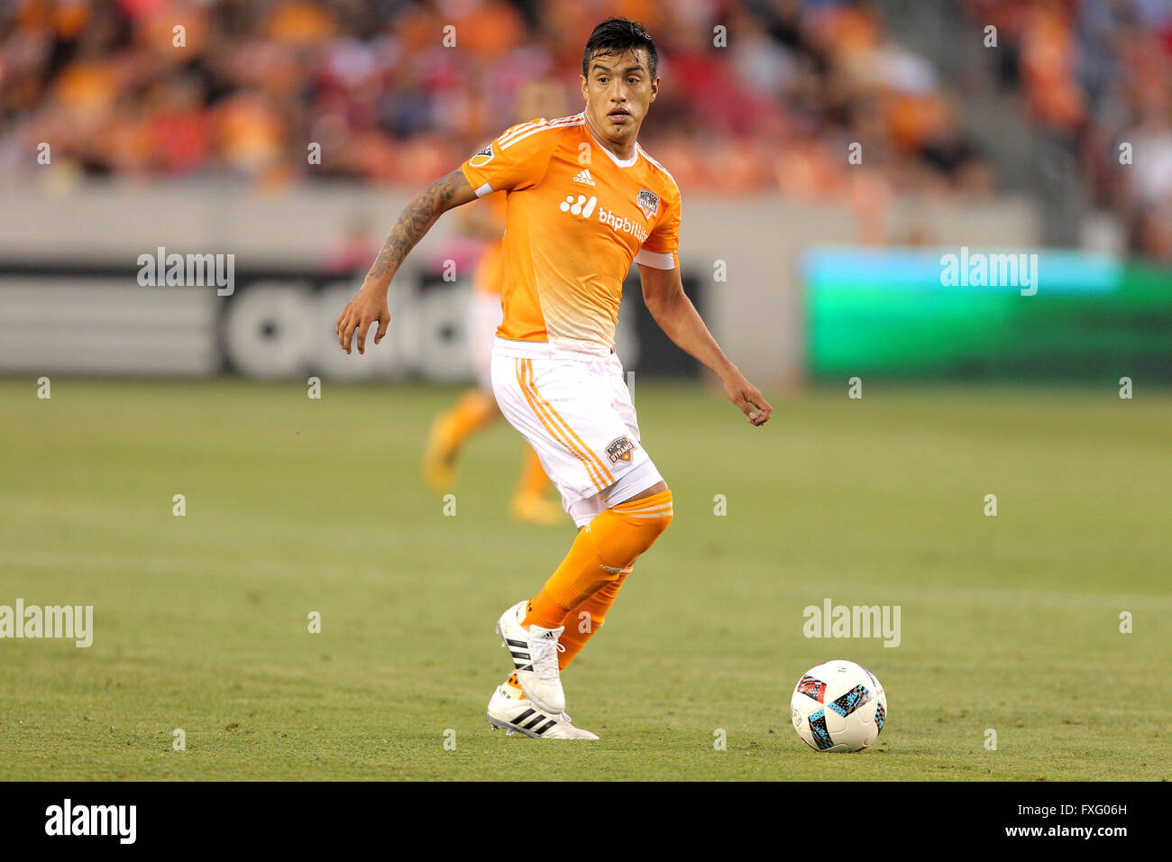 Houston, TX, USA. 15th Apr, 2016. Houston Dynamo midfielder Leonel ...